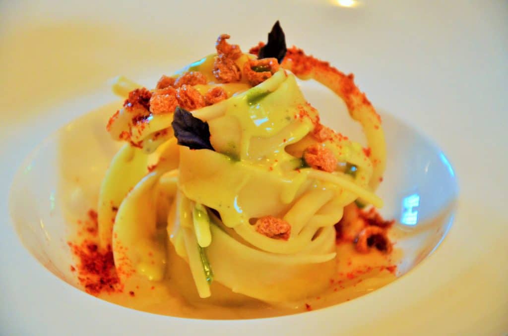 Pasta mista lunga ai fagioli di Controne e popcorn di cotenna - Ricetta ...